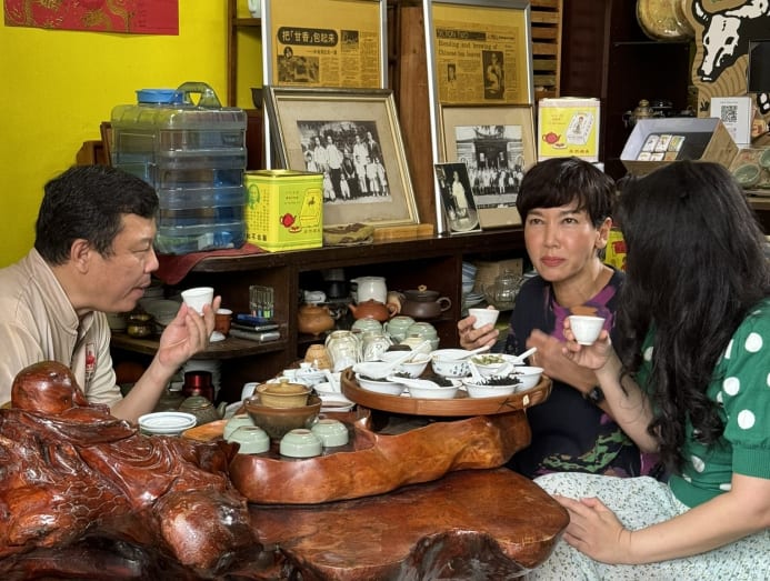Pek Sin Choon and Ng Ah Sio Bak Kut Teh: Tea time with Kym Ng - CNA ...