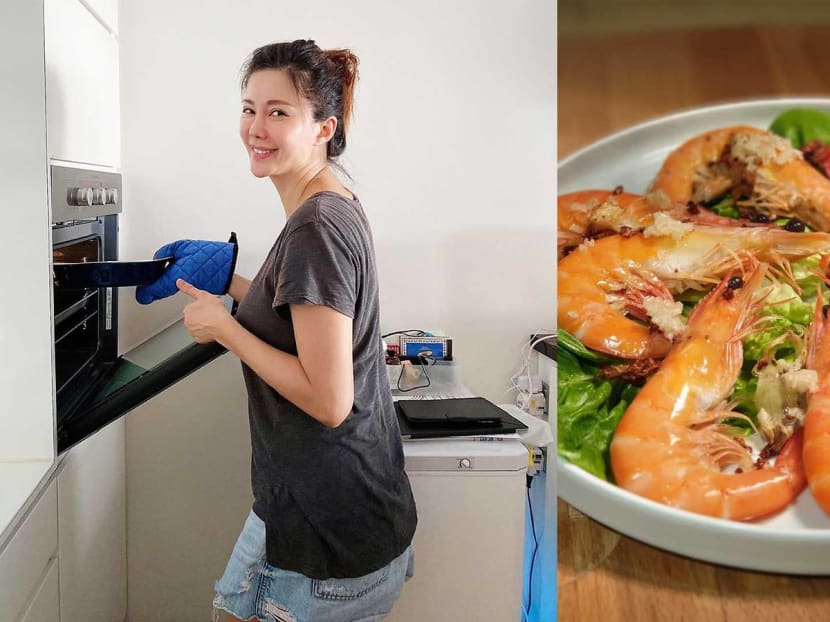 Li Nanxing & Julie Tan Whipping Up Father's Day Feast For Home Delivery ...
