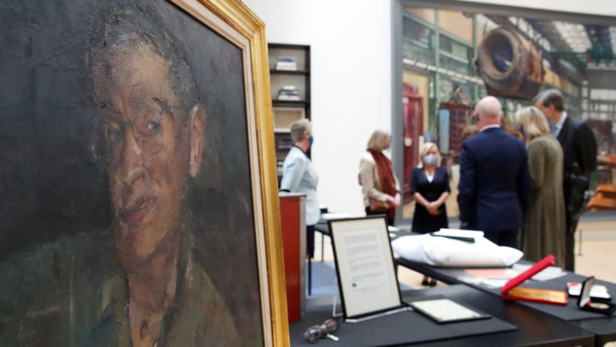 Stephen Hawking's office and archive to get UK homes - TODAY