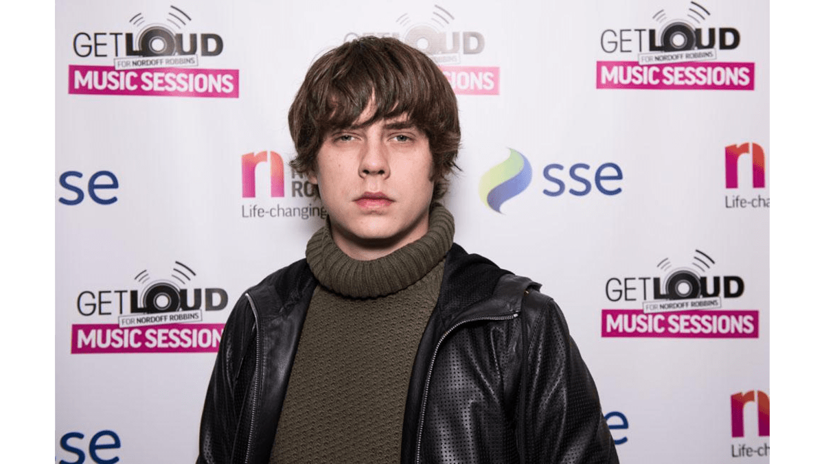 Jake Bugg: Noah Cyrus is lovely - 8days