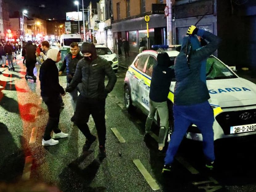 Riots erupt in Dublin after children stabbed - TODAY
