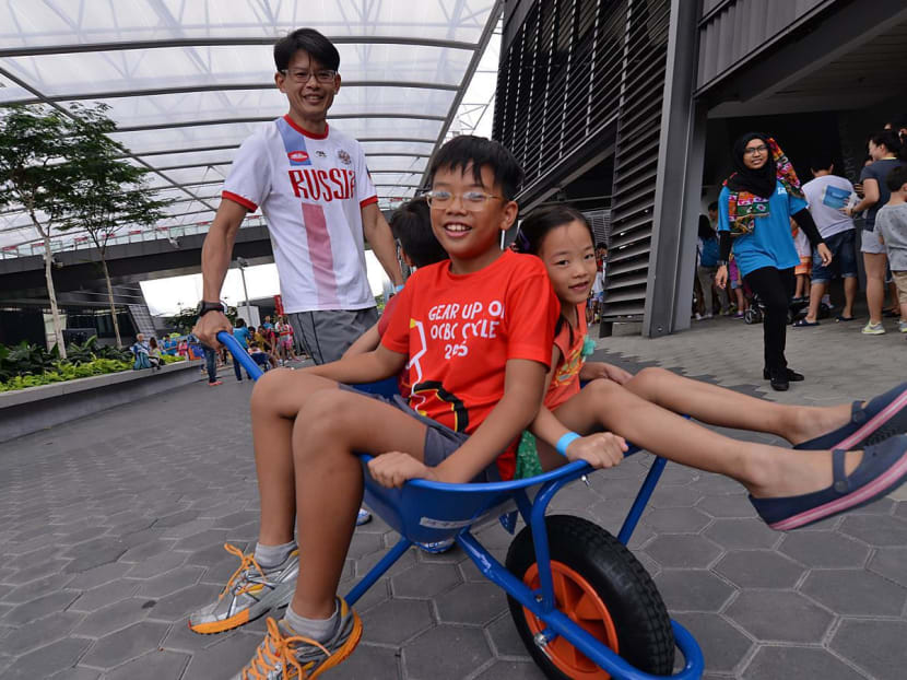 Parents urged to ‘actively’ plan schedule around family time - TODAY