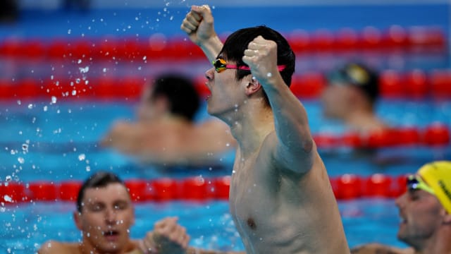 打破世界纪录！潘展乐男子100米自由泳夺金 - 8world