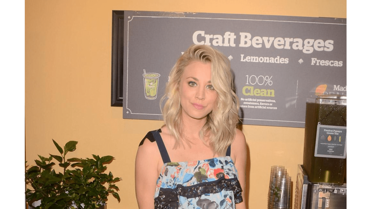 Kaley Cuoco's 1 sip of Cola - 8days