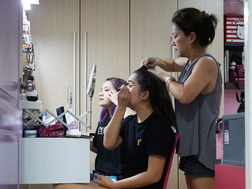 We Followed Getai Performers The Shining Sisters For A Night — And This ...