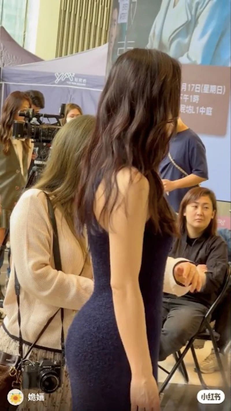 Eric Tsang’s Daughter-In-Law Venus Wong Turns Heads In Figure-Hugging Dress - 8days