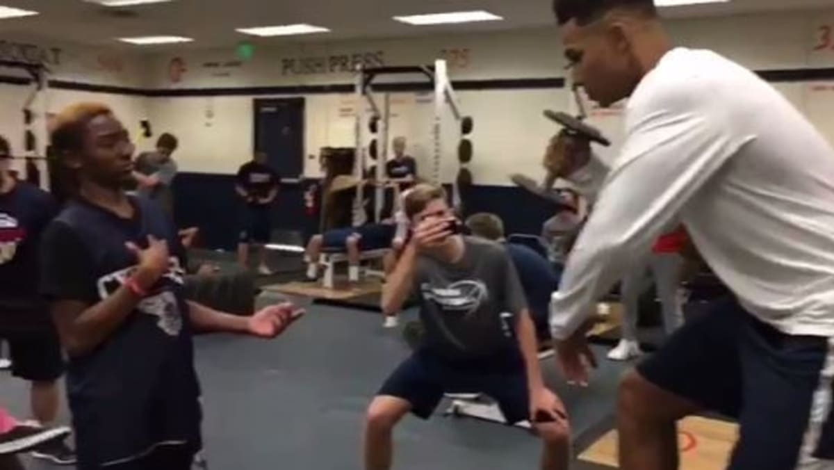 Mannequin challenge is the new viral video sensation - TODAY