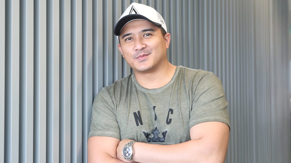 Aaron Aziz goes from beefcake to dad bod - 8days