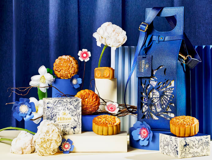 12 Pretty Mooncake Sets That Can Be Reused As Wine Bottle Holders ...