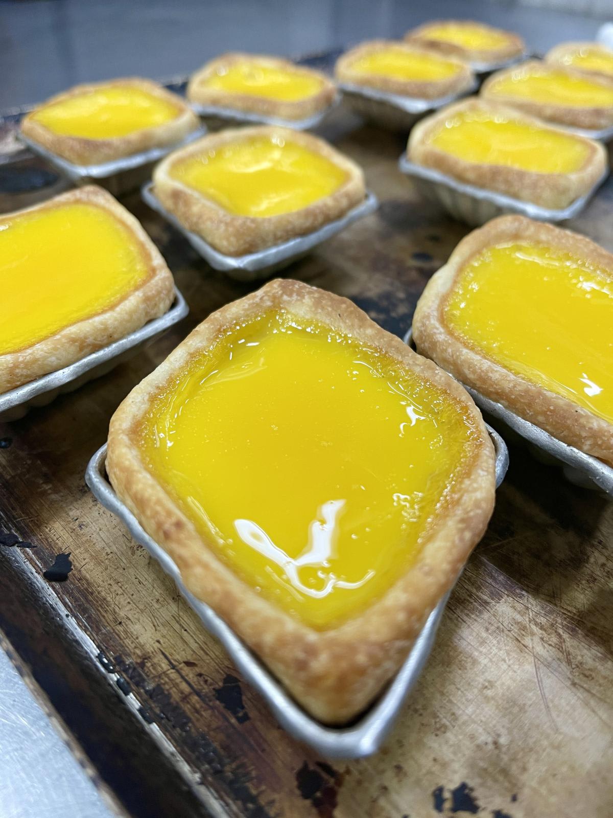 Tong Heng pastries and 75 Ah Balling Peanut Soup tang yuan for a sweet ...