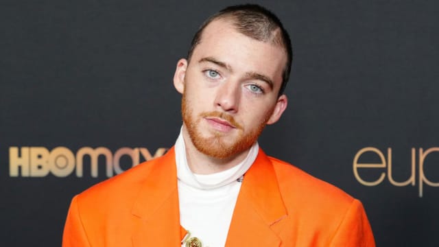 当红男星Angus Cloud骤逝 得年25岁 - vibes by 8world