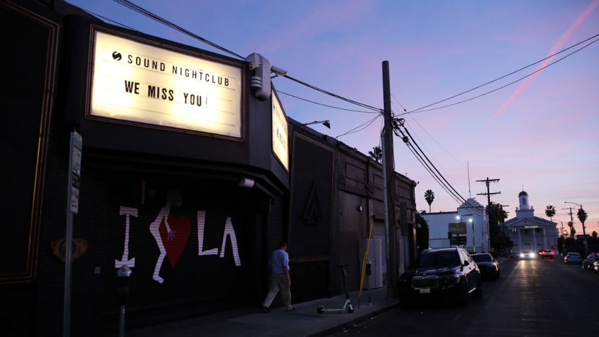 Southern California goes into virus lockdown - TODAY