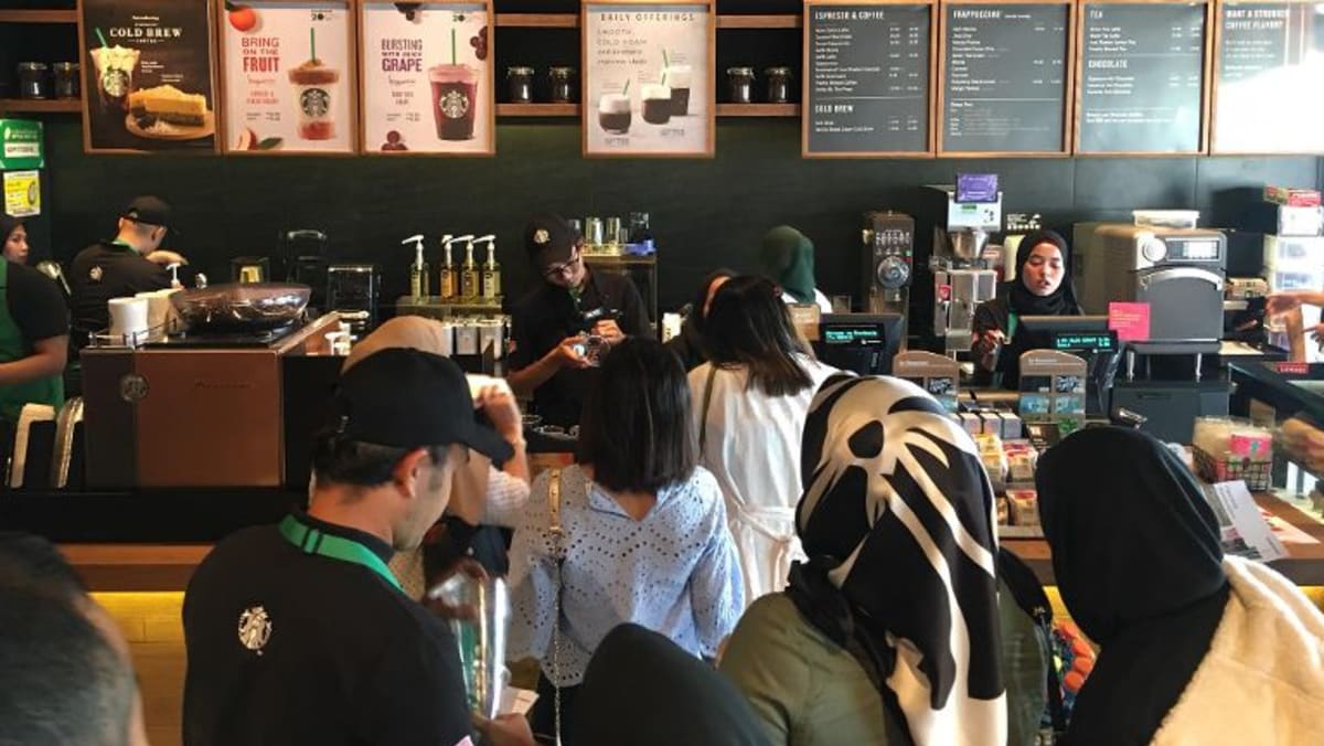 Kafe Starbucks pertama dibuka di Kelantan - BERITA Mediacorp