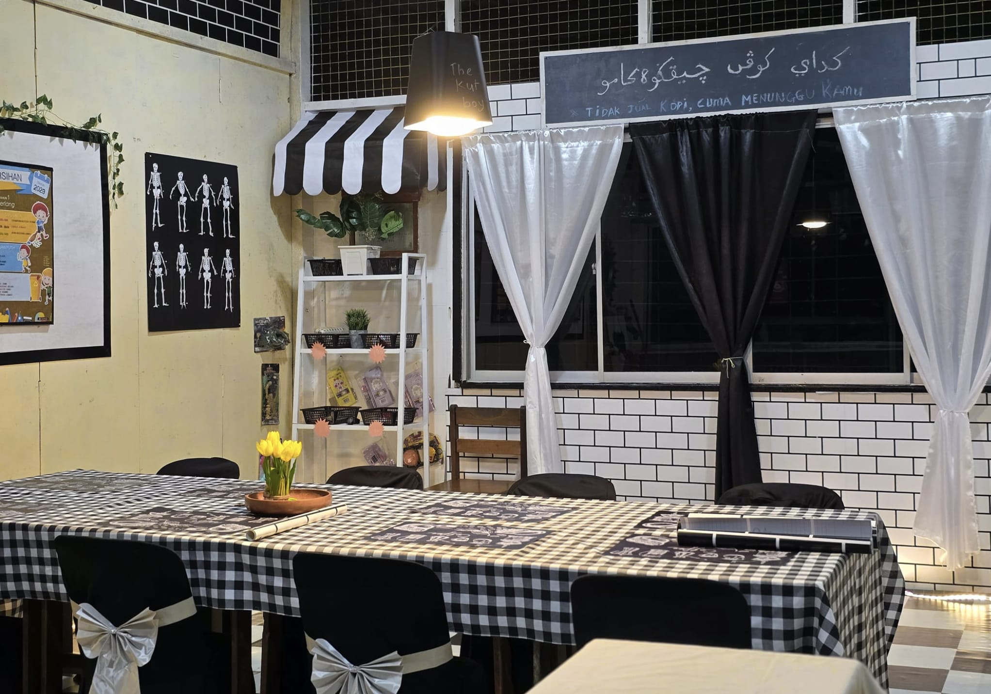 Teacher In Sarawak Uses Own Money To Transform Classroom Into Hipster ...
