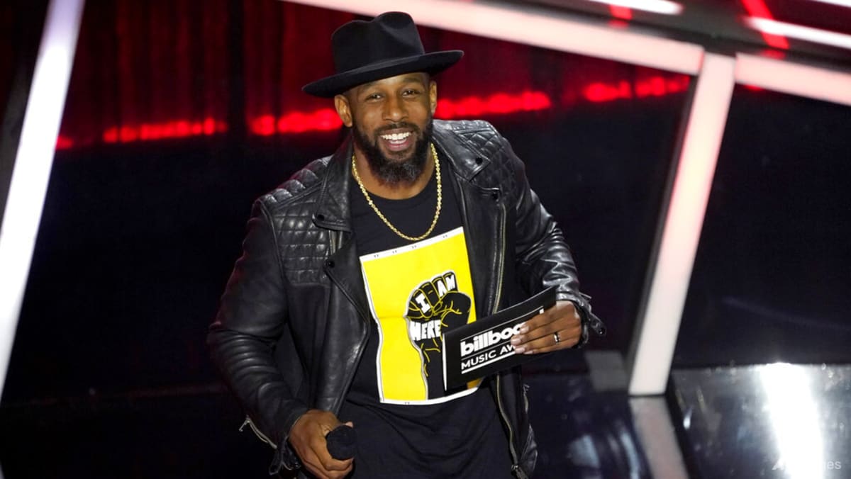 Stephen 'tWitch' Boss, Ellen show's dancing DJ, dies at 40 - CNA Lifestyle