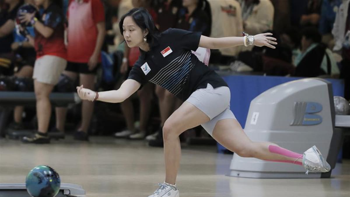 Bowling wins second silver - TODAY