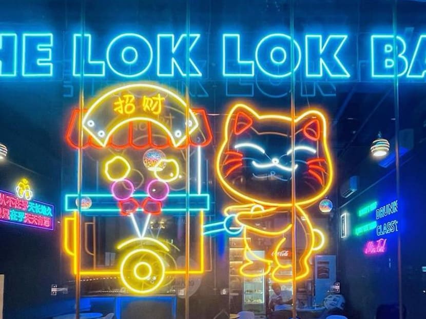 New Lok Lok Bar Sells Skewers, Seafood Pao Fan & Soju Till 11pm Daily ...