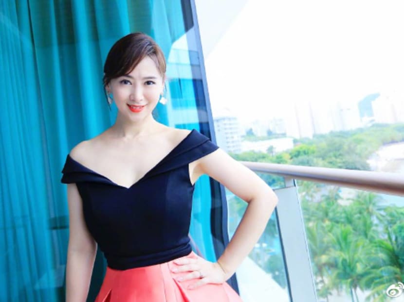 Weng Hong Flew So Often In The Past 3 Months, She Spent 42 Days In Self ...