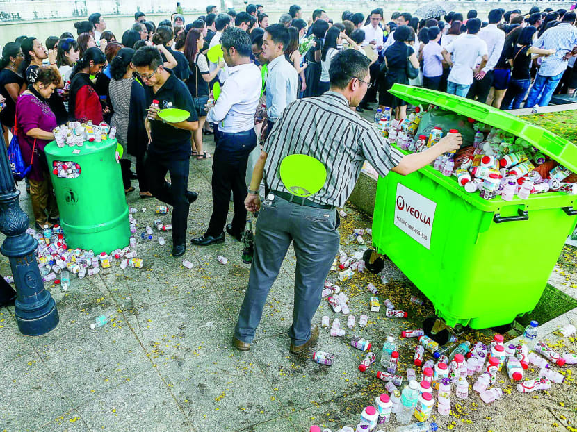 More cleaners called in as rubbish piles up along queue - TODAY