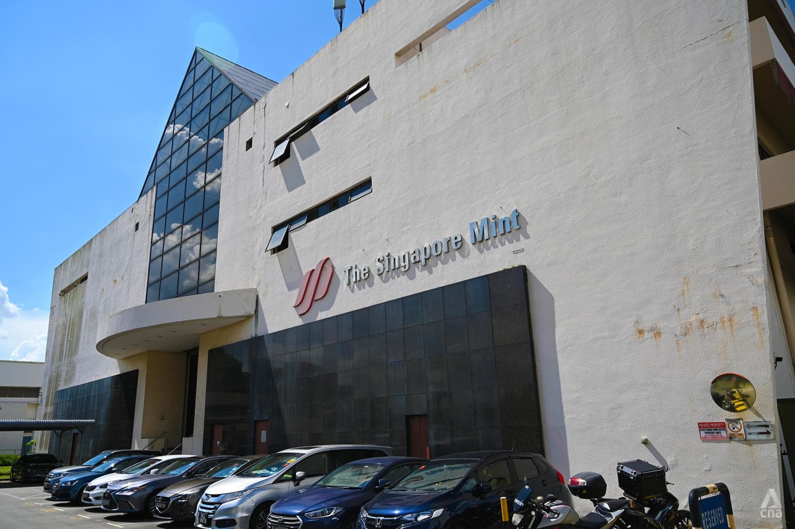 How the Singapore Mint makes commemorative coins - CNA