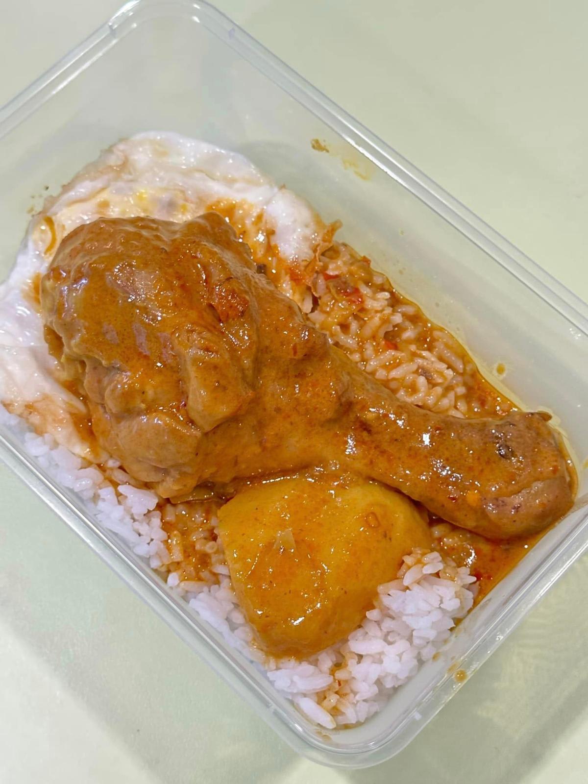 3 chicken curry rice stalls selling comforting curry for S$2.80 or less ...