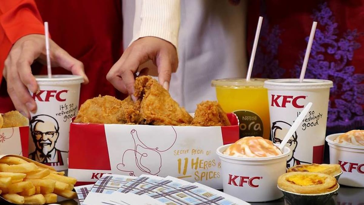 KFC Singapore to stop providing plastic caps and straws for drinks ...