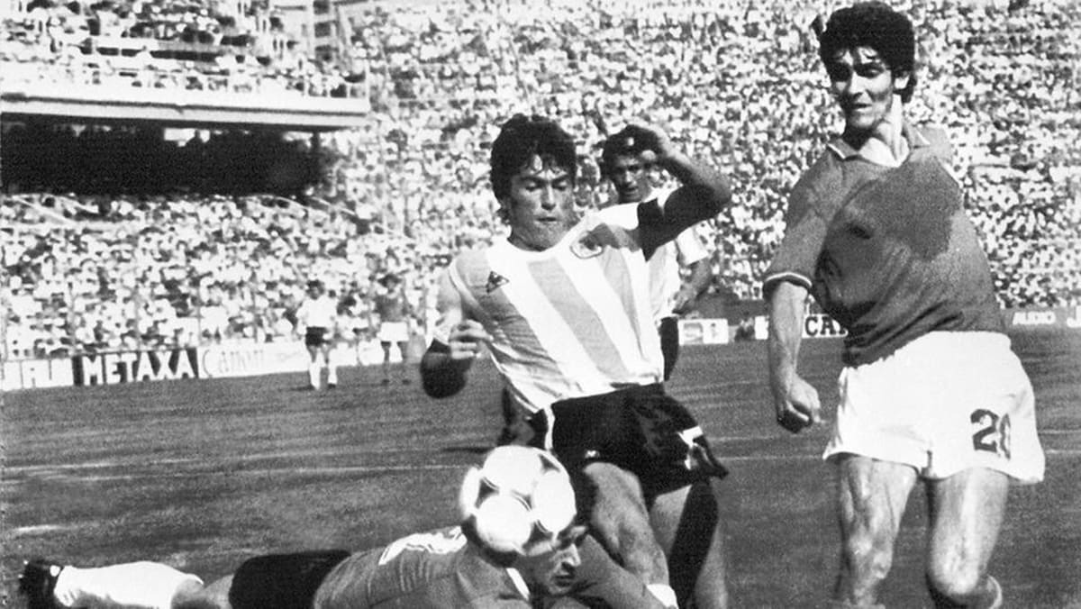 Football: Italian star and World Cup winner Paolo Rossi dies aged 64 - CNA