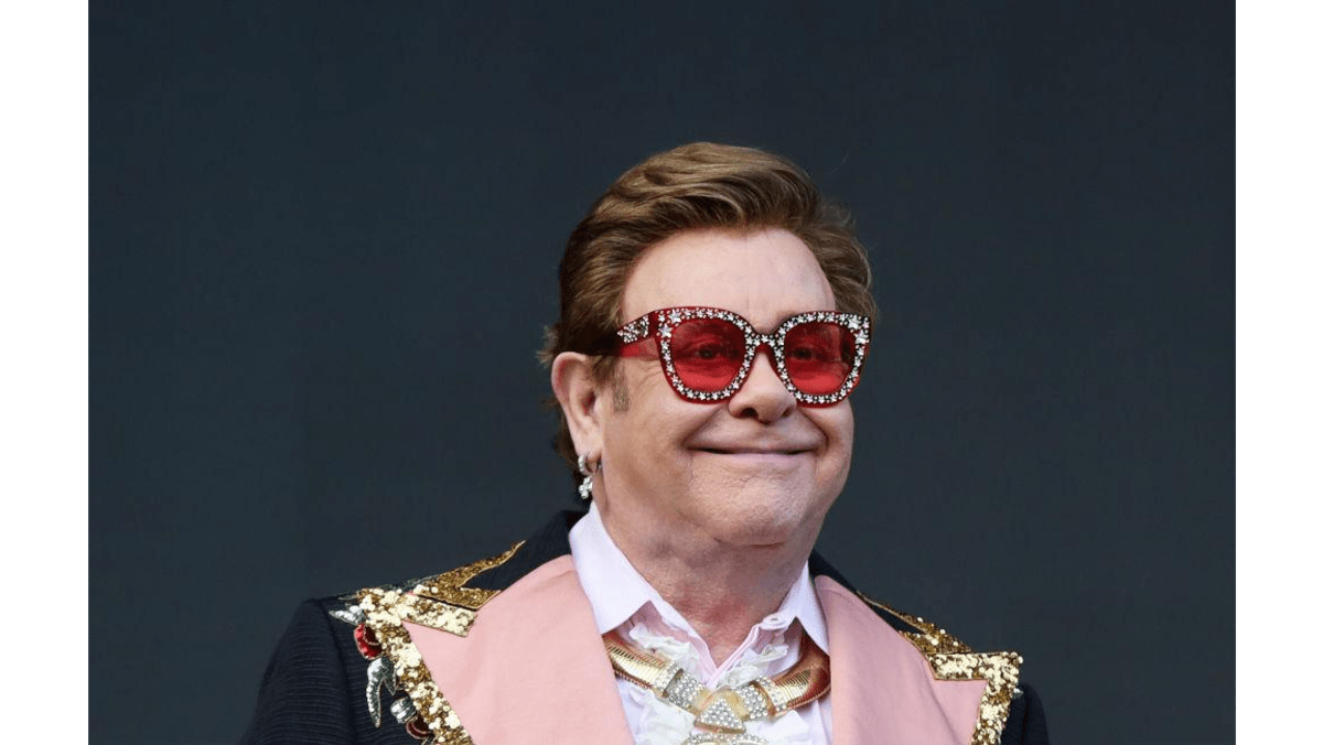 Sir Elton John Plans To Complete Tour 8days