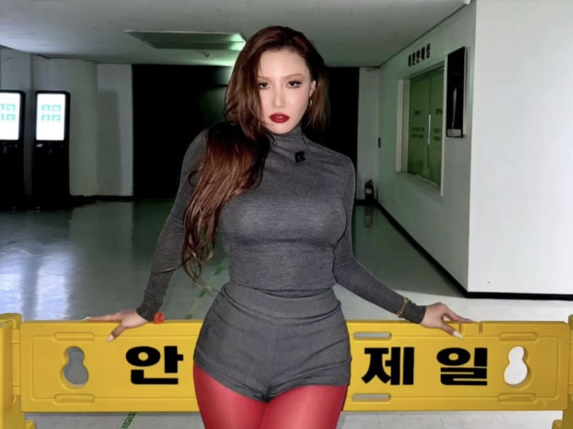 Hwasa of K-pop group Mamamoo to perform in Singapore in June - CNA ...