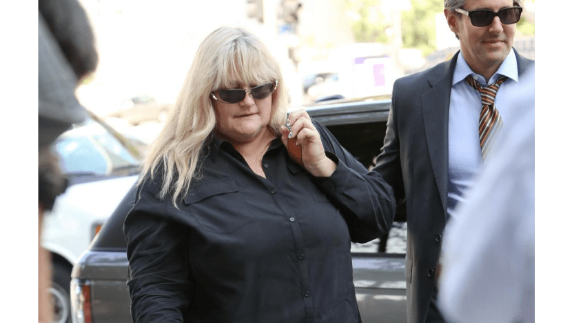 Debbie Rowe 'accidentally burned down pal's house' - 8days