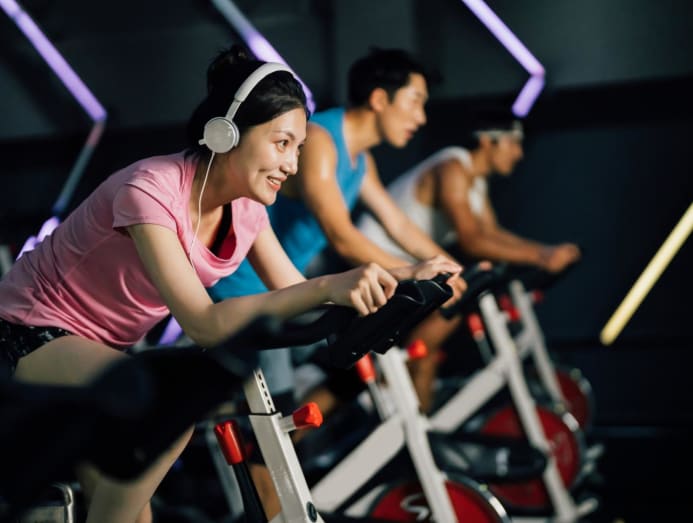 Reading this on your phone while exercising? Multi-tasking may lead to ...