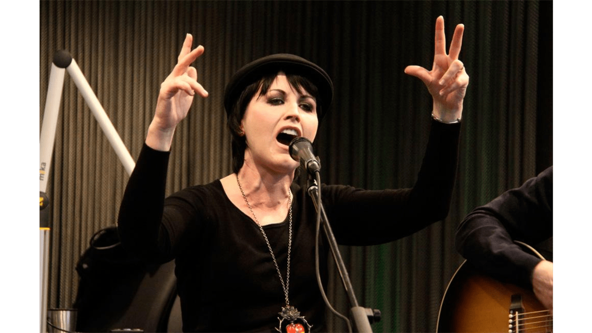 Cranberries singer Dolores O'Riordan dies - 8days