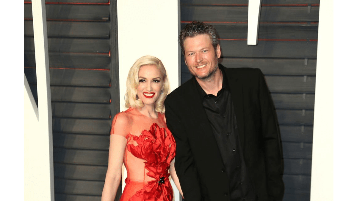 Gwen Stefani Blake Sheltons Heart Makes Him The Sexiest Man Alive 8days
