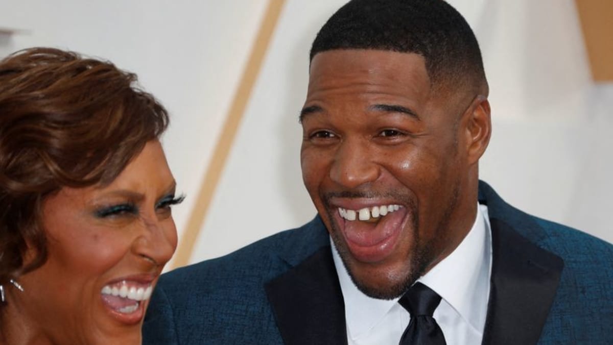 TV host Michael Strahan and Alan Shepard's daughter set for Blue Origin ...