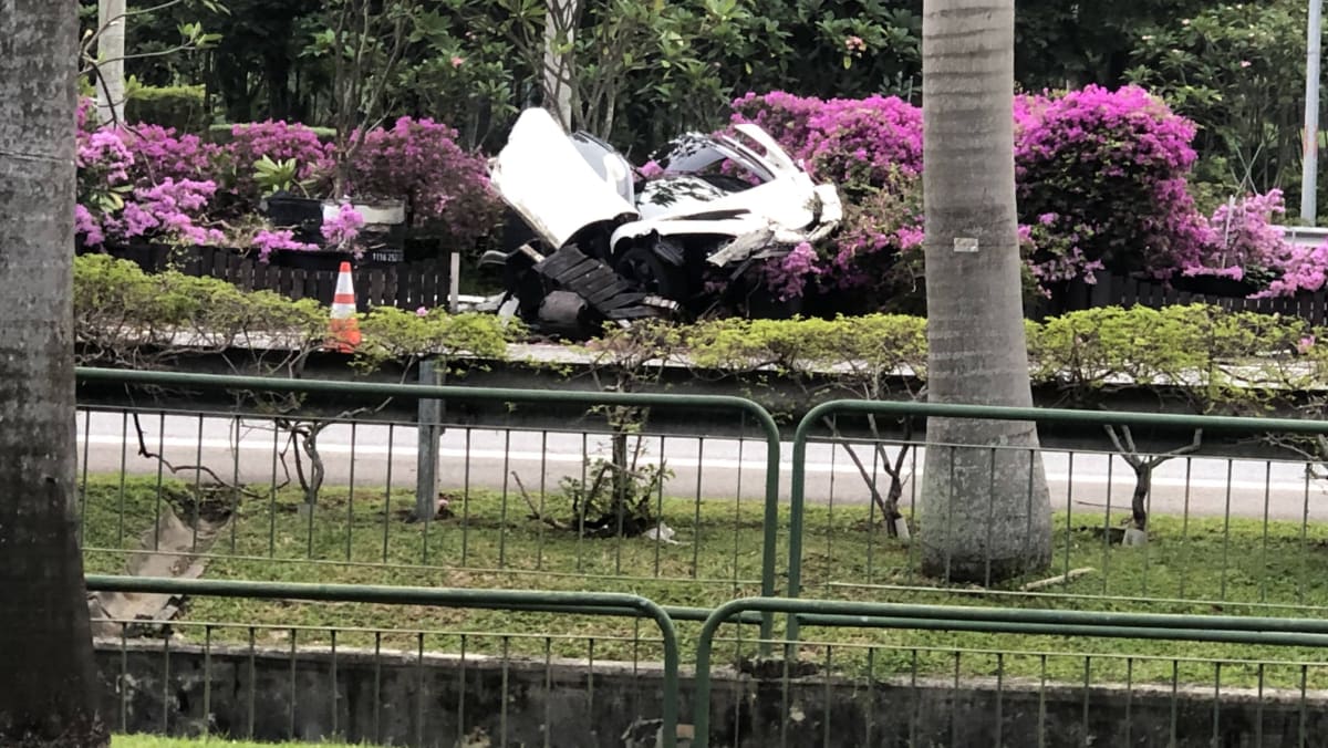 Driver taken to hospital after early morning crash along ECP - TODAY