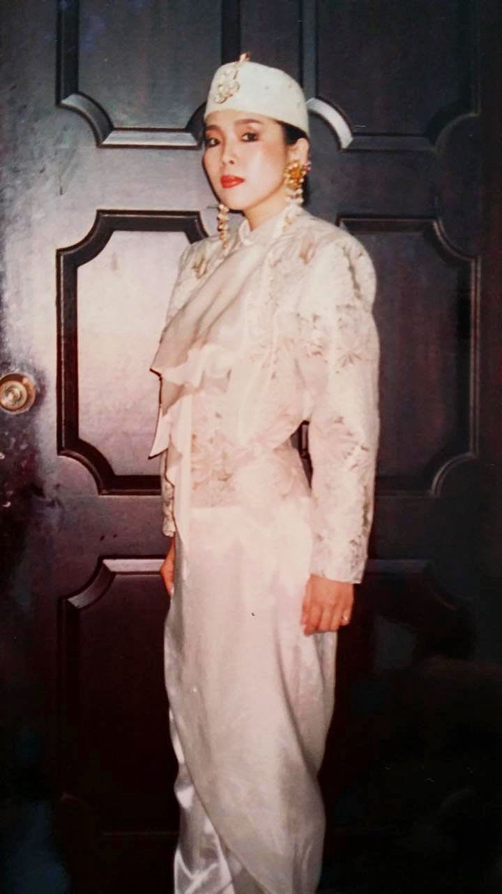 Zi Char Restaurant Owned By ‘Singapore’s Anita Mui’ & Her Daughters Draw Customers - 8days