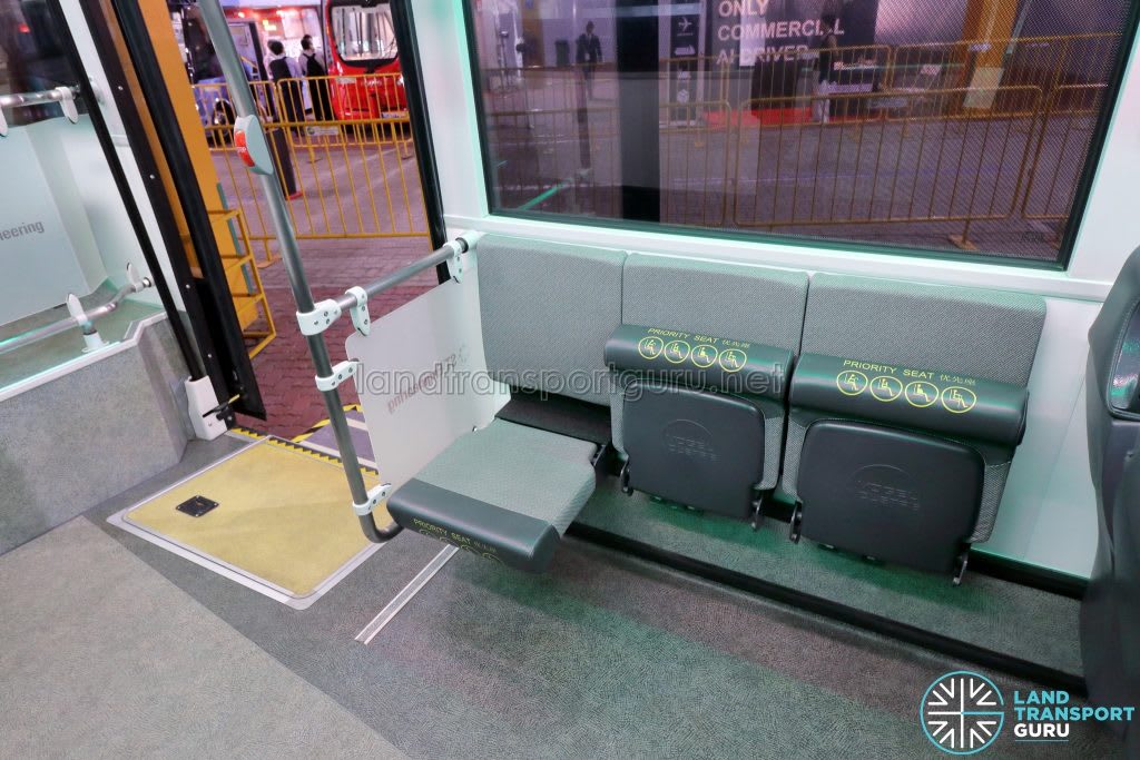 Foldable seats on MRT trains don’t give more standing room, Redditors ...