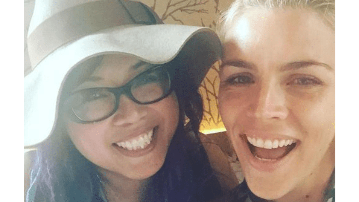 Busy Philipps' emotional tribute to late friend - 8days