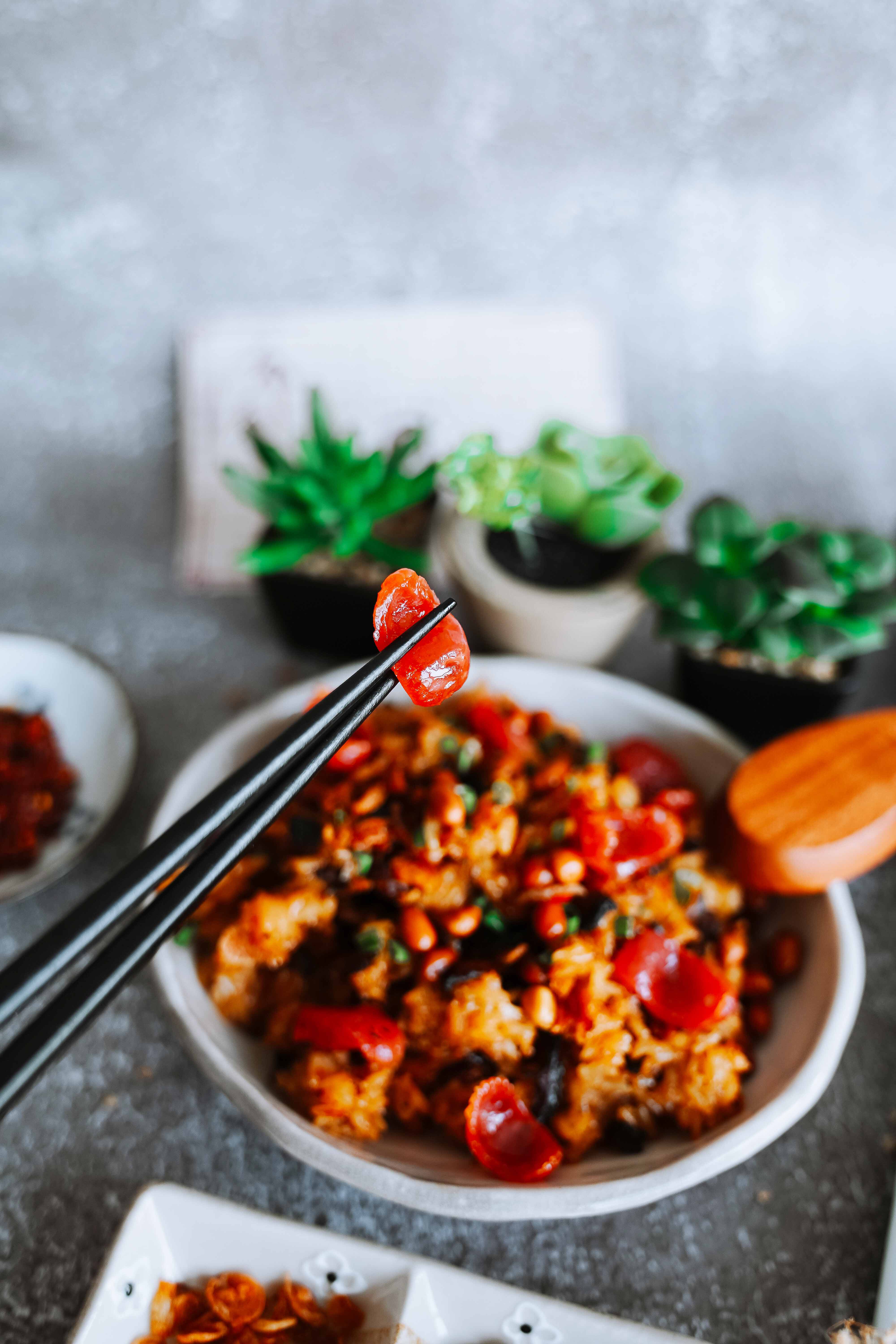 20-Year-Old Sells Tasty Abalone Glutinous Rice Using 85-Year-Old Ah Ma ...