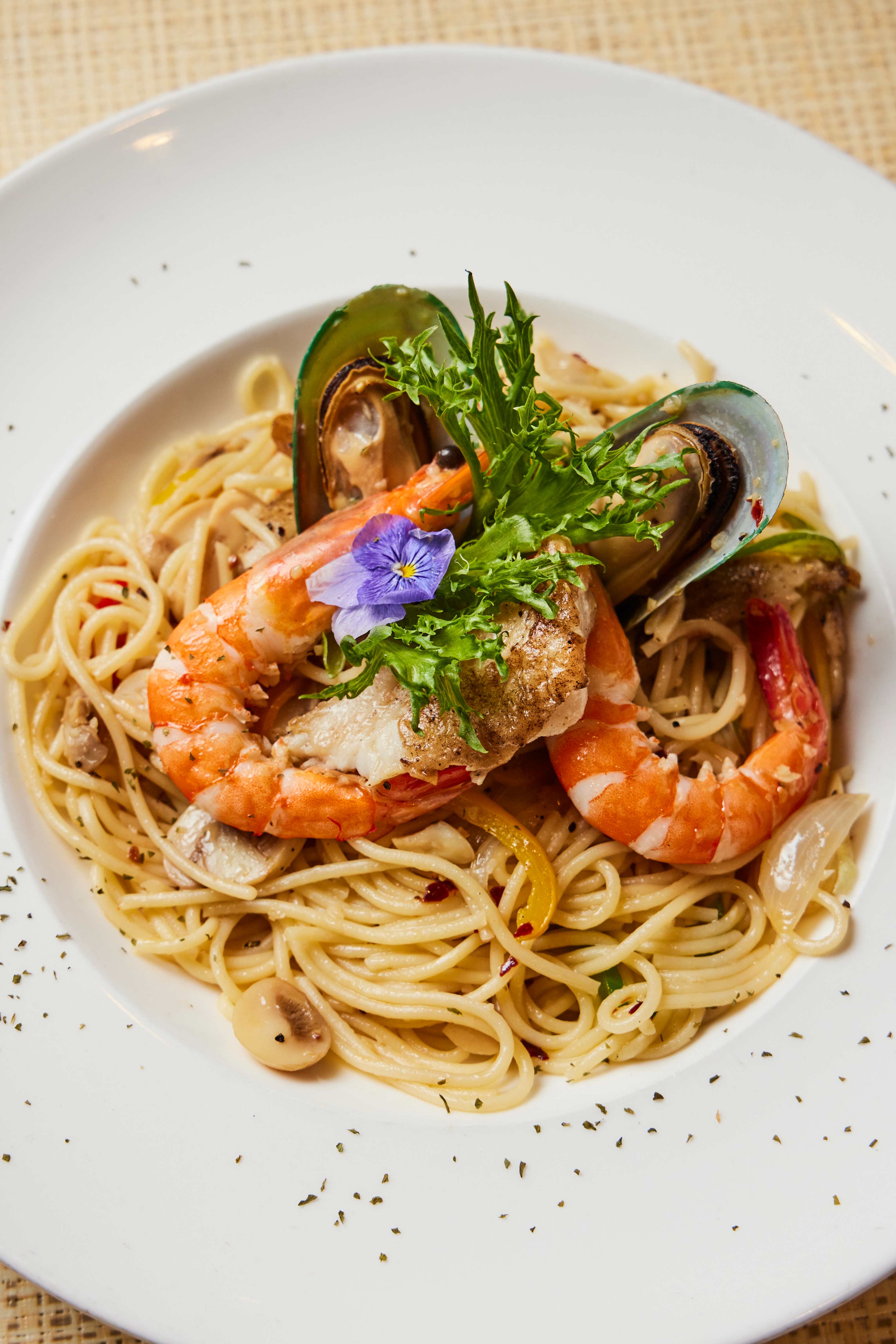 Yummy Steaks With Free-Flow Soup & Drinks At Retro Restaurant In ‘Ulu ...