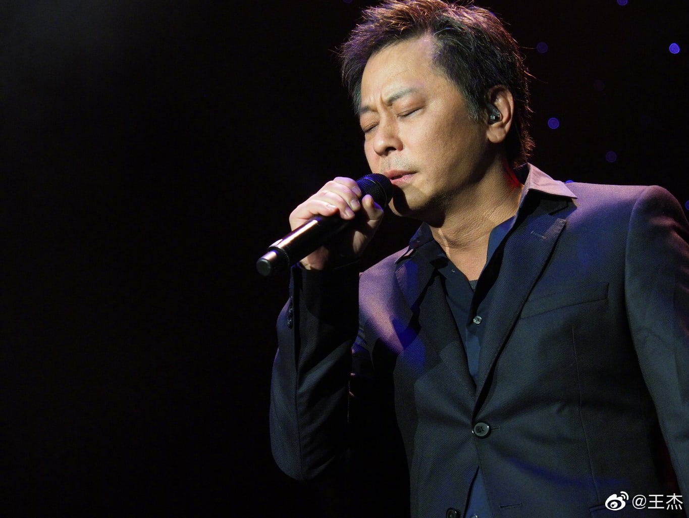 Netizens Amazed At How Much More "Rejuvenated" Dave Wang, 59, Looks In ...