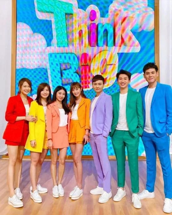 TVB Artiste Frederick Chui Seen Getting Intimate With Woman In Cab - 8days