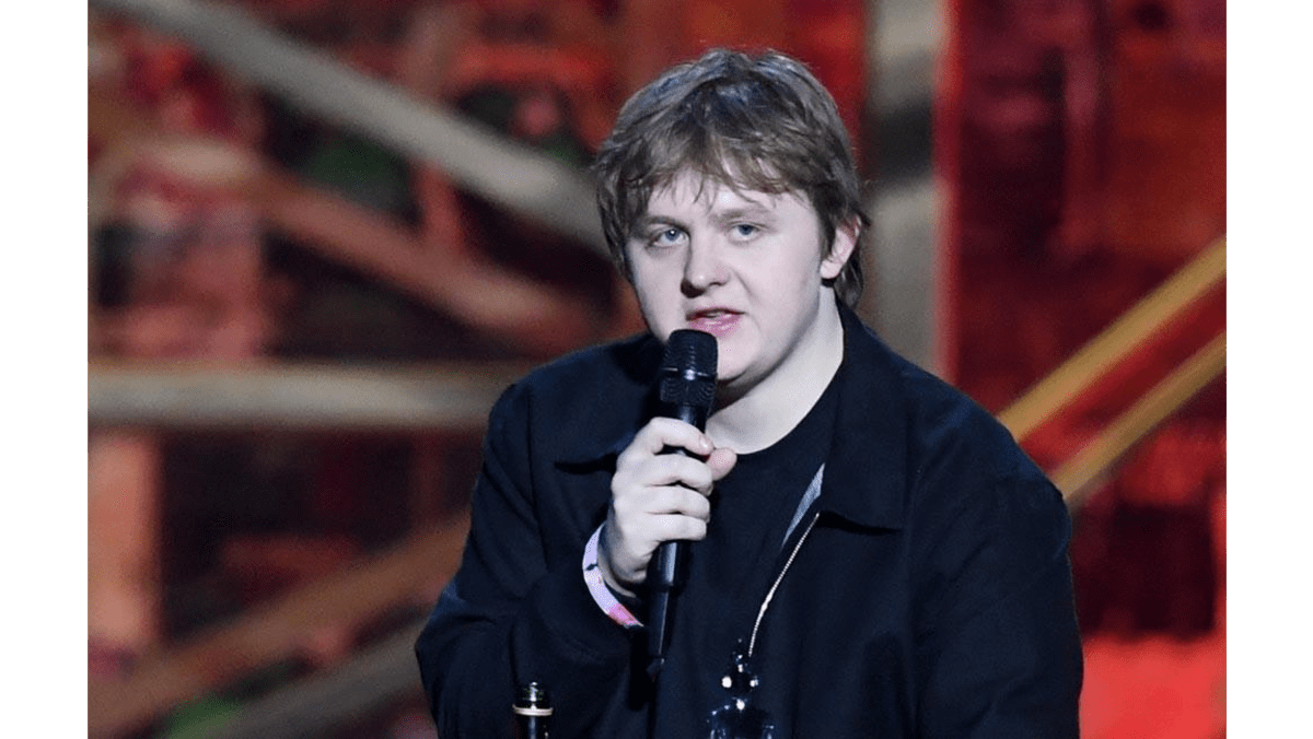 Lewis Capaldi bags two BRITs - 8days