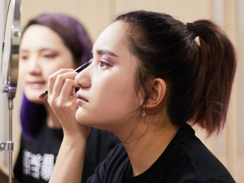 We Followed Getai Performers The Shining Sisters For A Night — And This ...