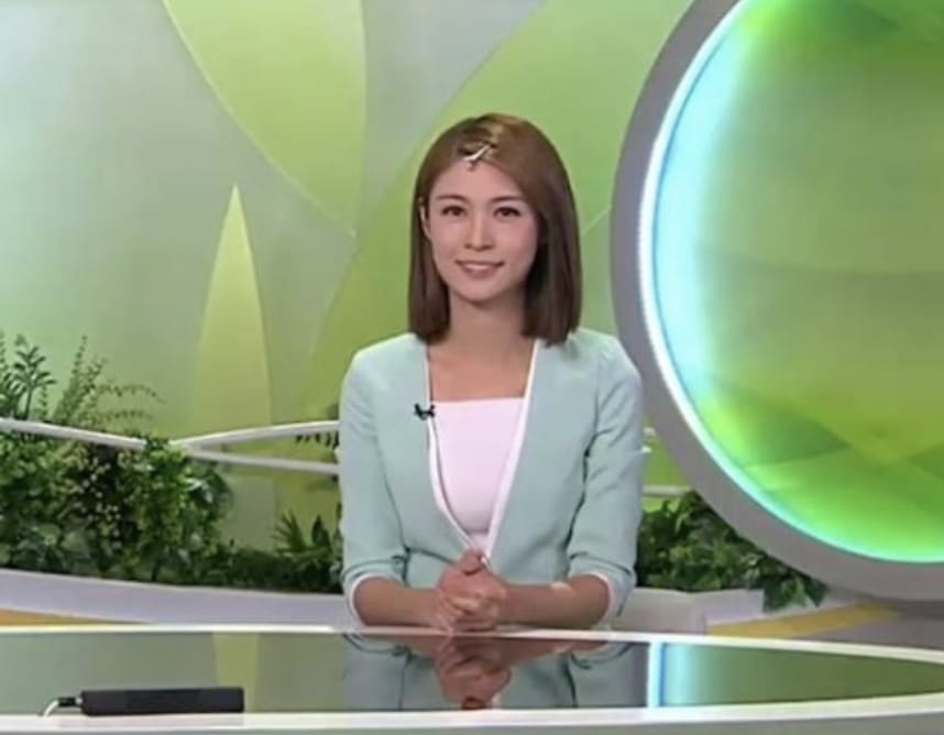 TVB News Anchor, 29, Said To Resemble '90s Screen Goddess Rosamund Kwan - 8days