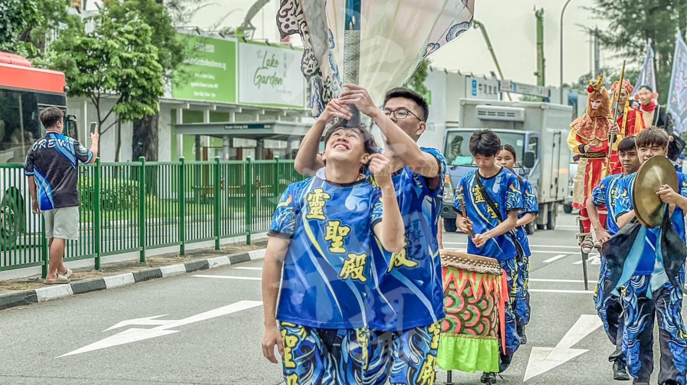 百岁人瑞不愿麻烦儿女 生前自费自办风光丧礼 - 8world