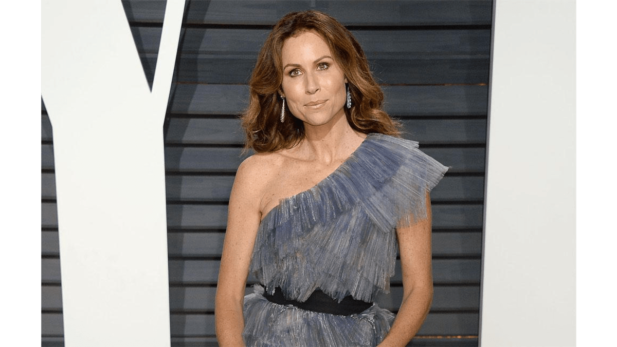 Minnie Driver calls for Riches return - 8days