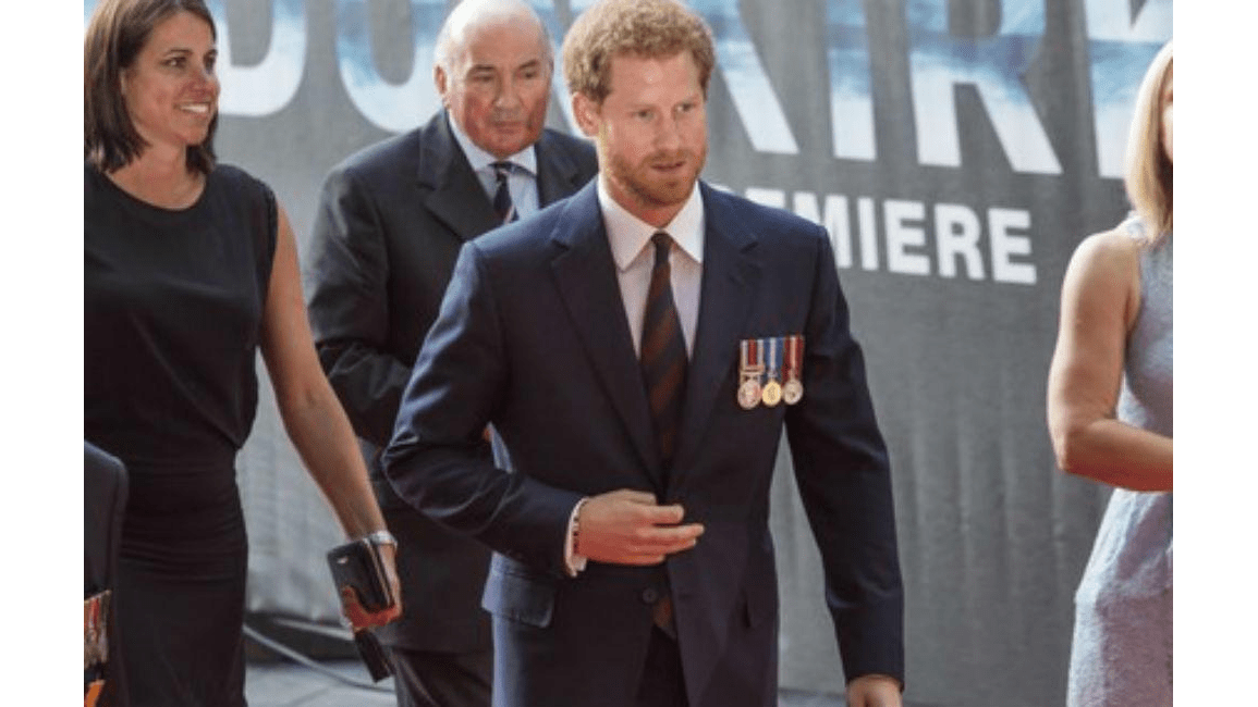 Prince Harry praised for being 'fallible' - 8days