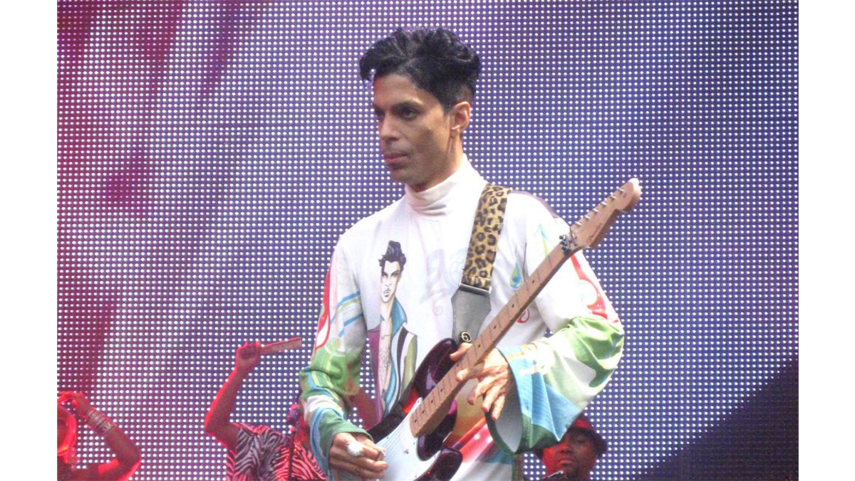 Prince engineer lands rights to release vault? - 8days