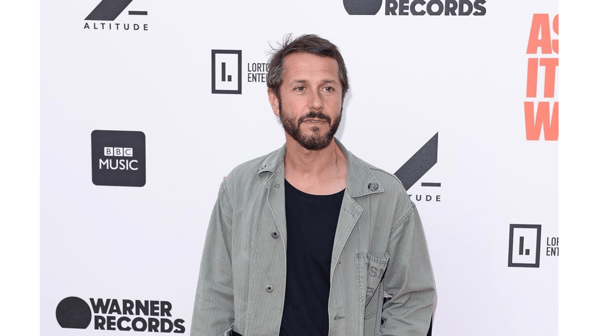 Feeder's Grant Nicholas to co-write with Robbie Williams - 8days